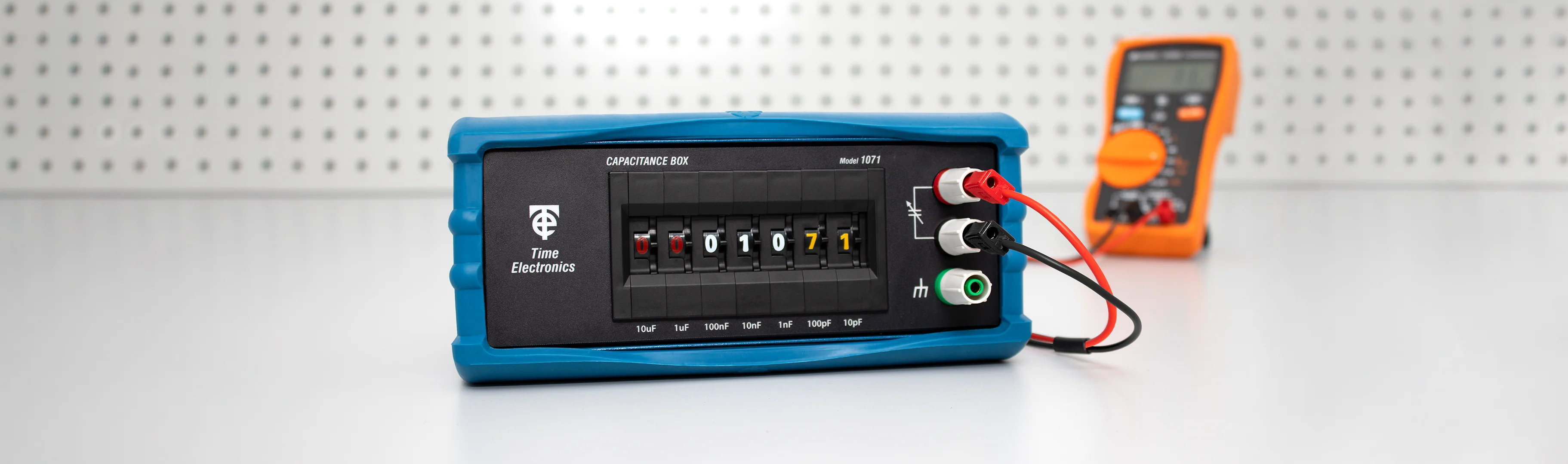 1071 Capacitance Decade Box | Time Electronics