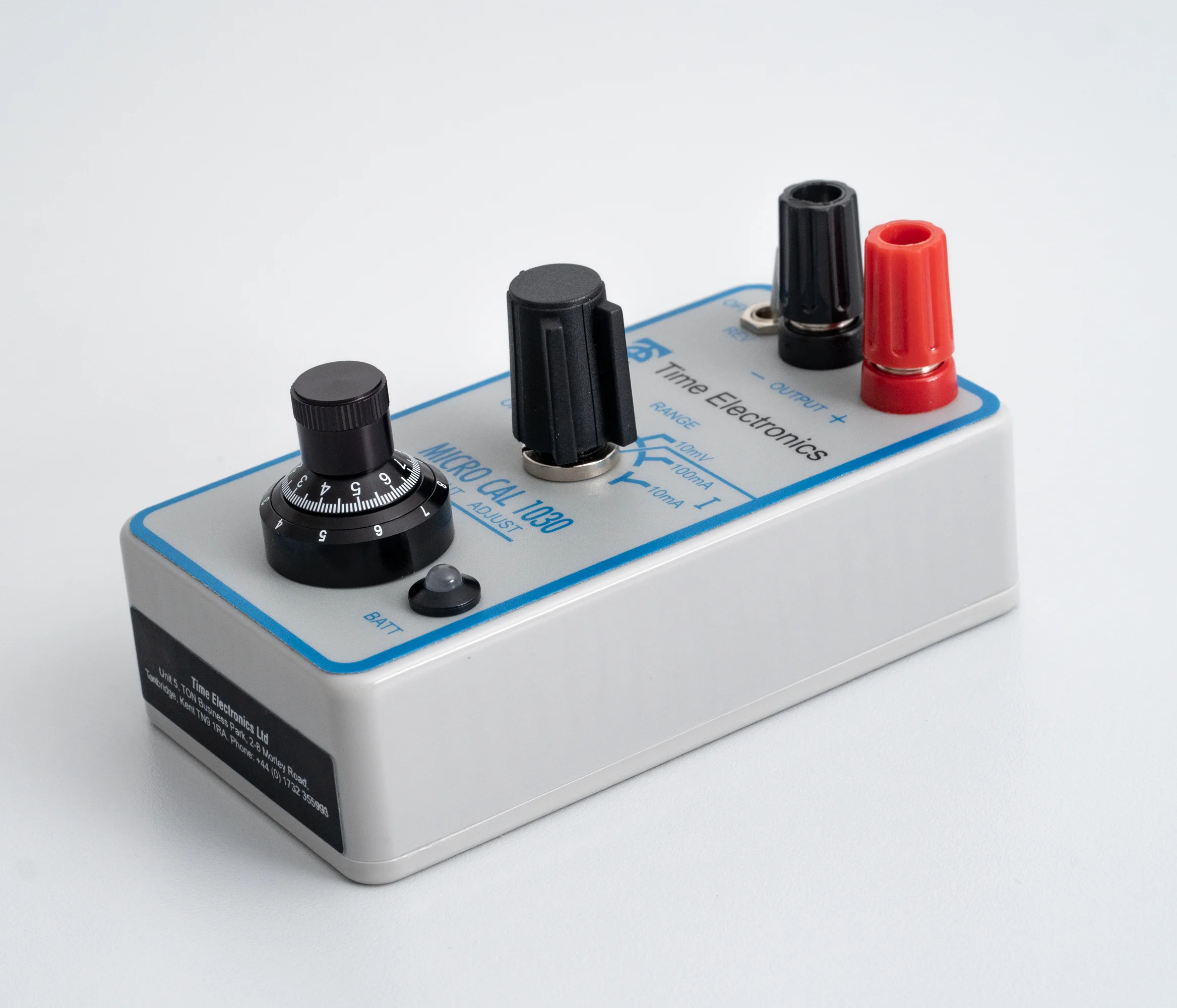 1030 MicroCal - fuente de tensión y corriente | Time Electronics