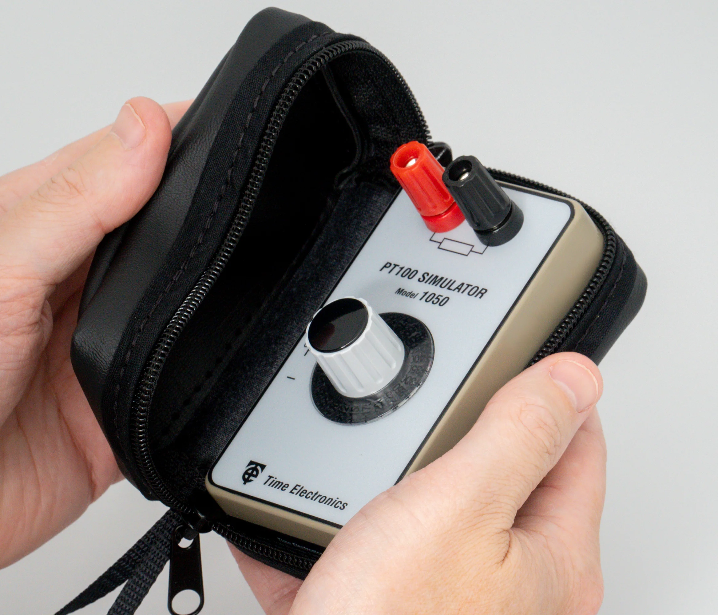 1050 Simulateur Pt100 - Calibrateurs de température | Time Electronics