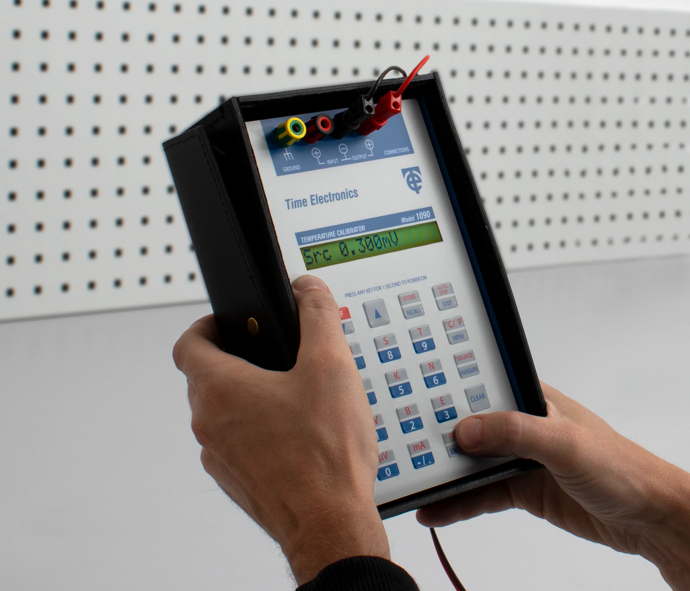 1090 Portable Multifunction Process Calibrator | Time Electronics