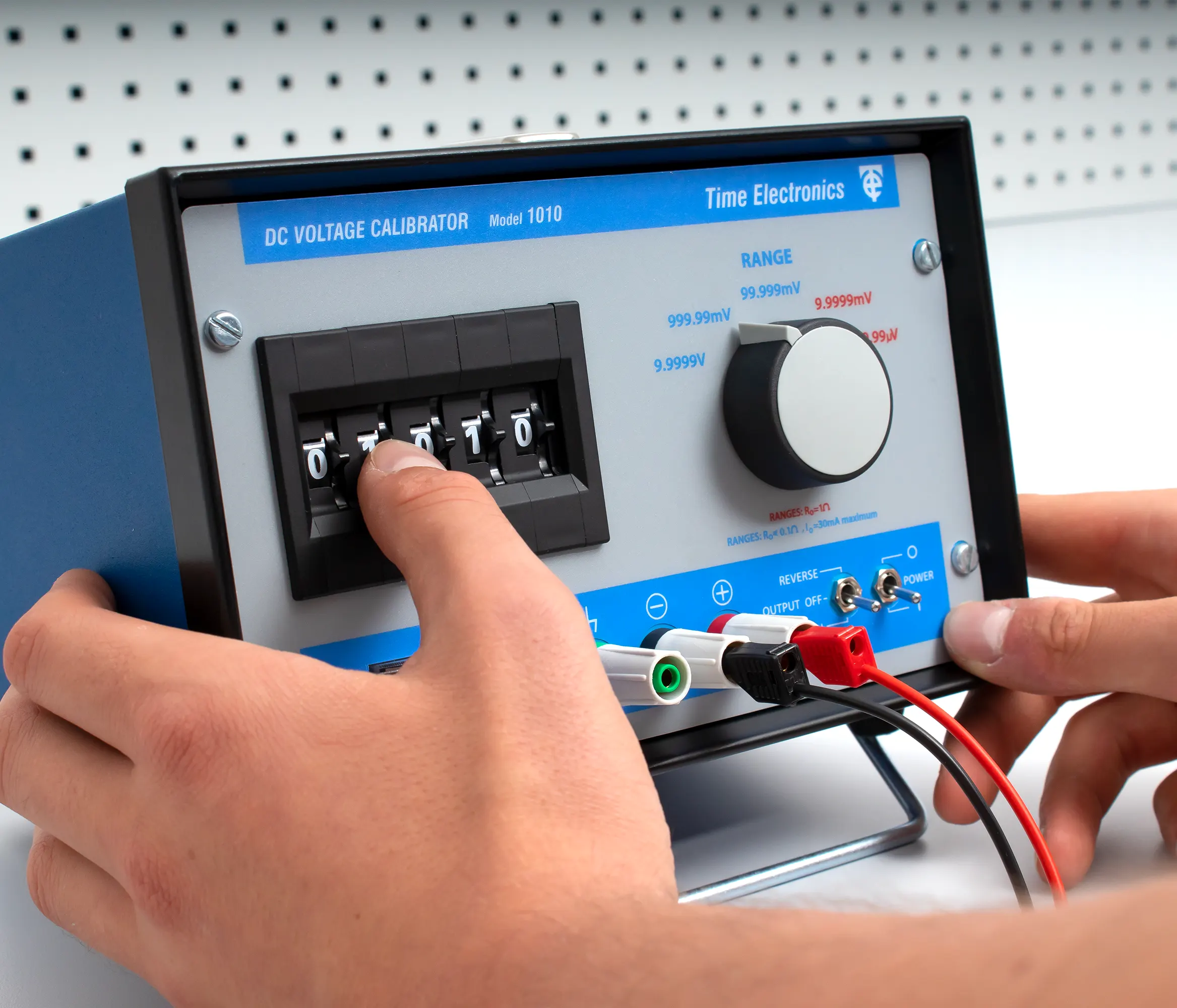 1010 DC Voltage Calibrator, Voltage Calibration Instruments | Time ...