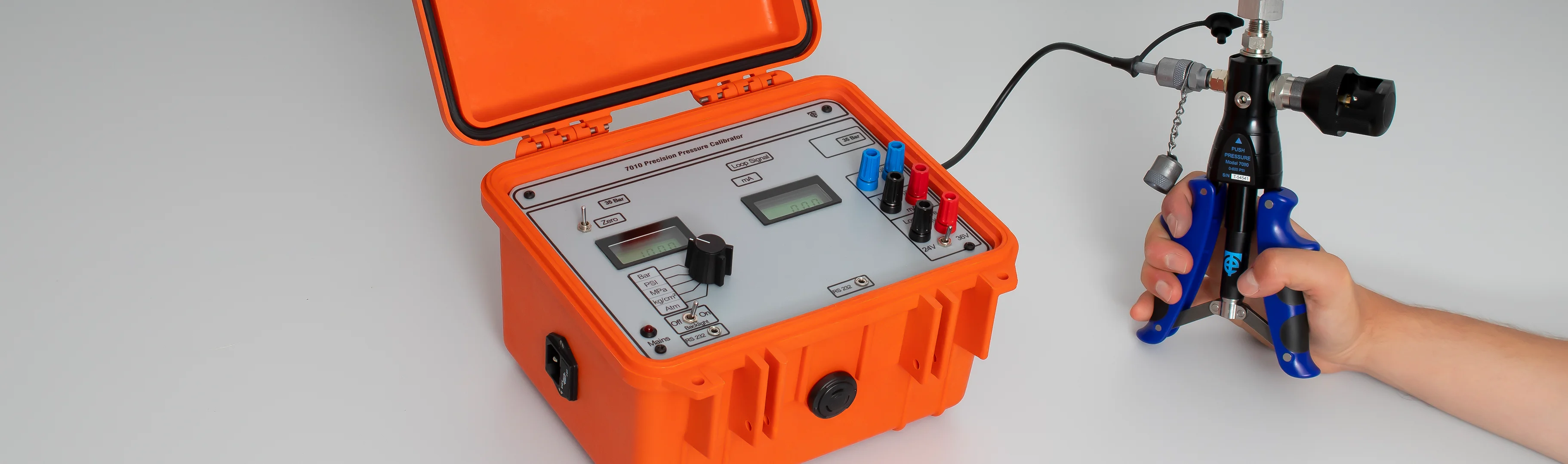 7010 Portable Pressure Calibrator | Time Electronics