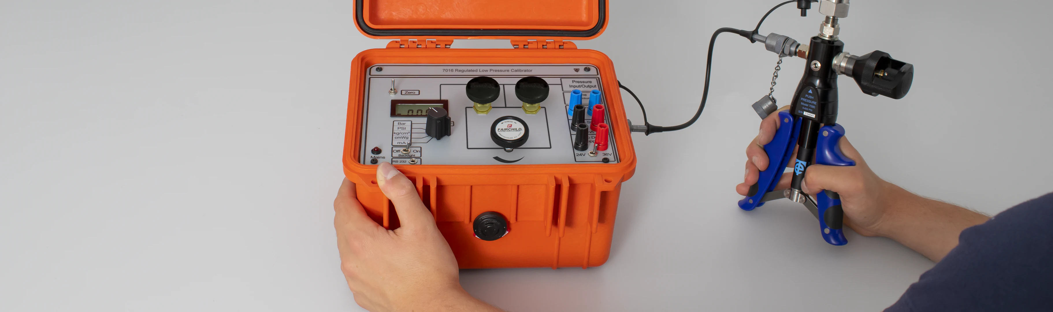 7016 Pressure Calibrator with Regulator | Time Electronics