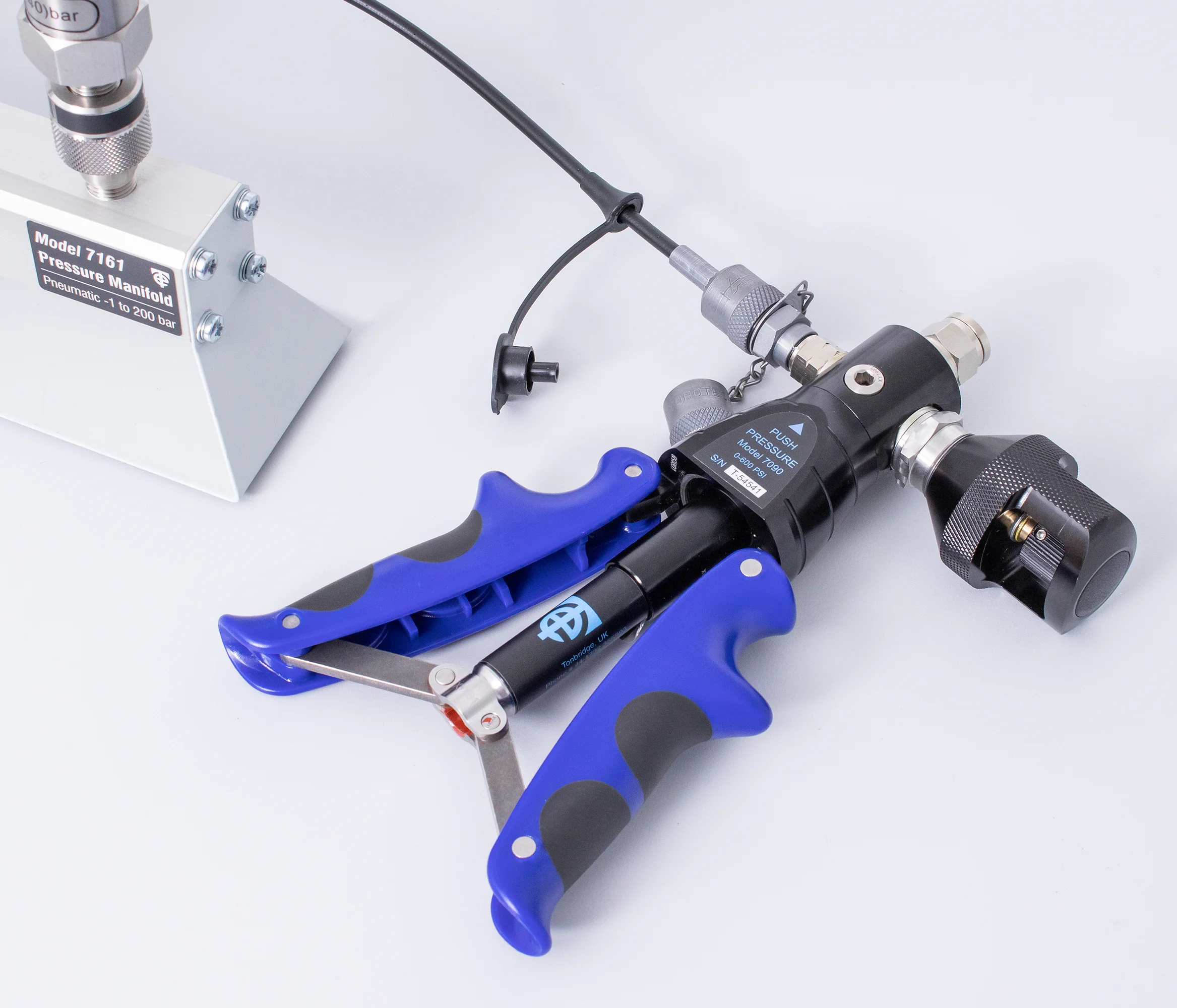 7090 Pneumatic Calibration Pump | Time Electronics